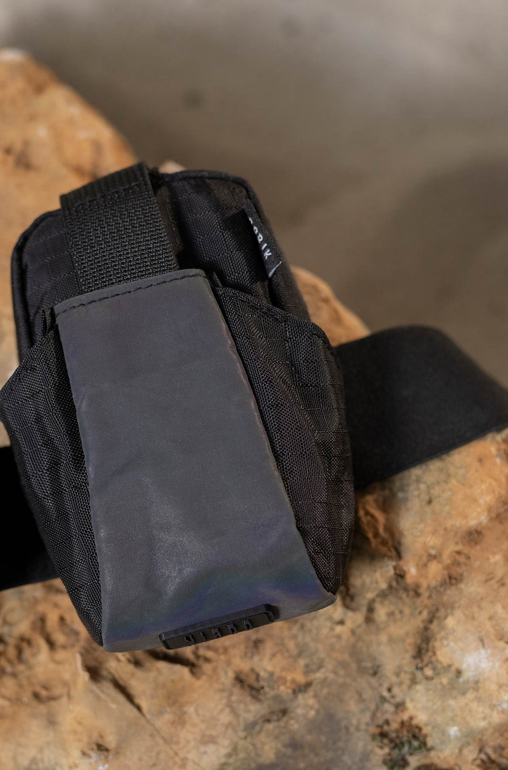 POUCH COMPACT True Black · Bolsa de Sillín – Gobik